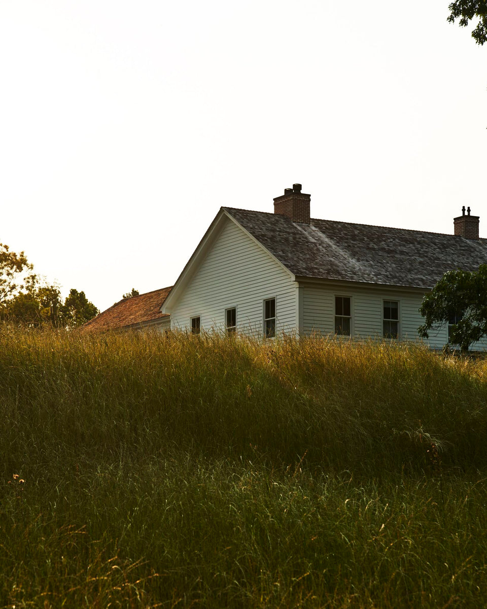Inness: A Rustic, Design-Minded Retreat (with British Standard Kitchen ...